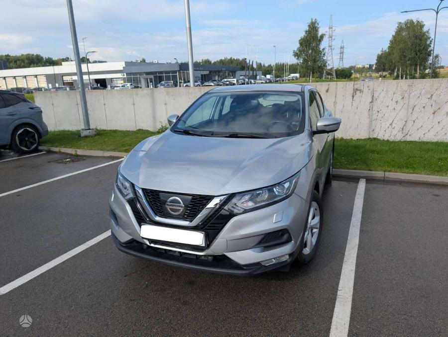 Grey Nissan Qashqai 2018 in Kaunas, with an engine capacity of 1.20 L and mileage of 98 thousand km for 10200 €, photo 1 on AUTOMOTO.COM.LV