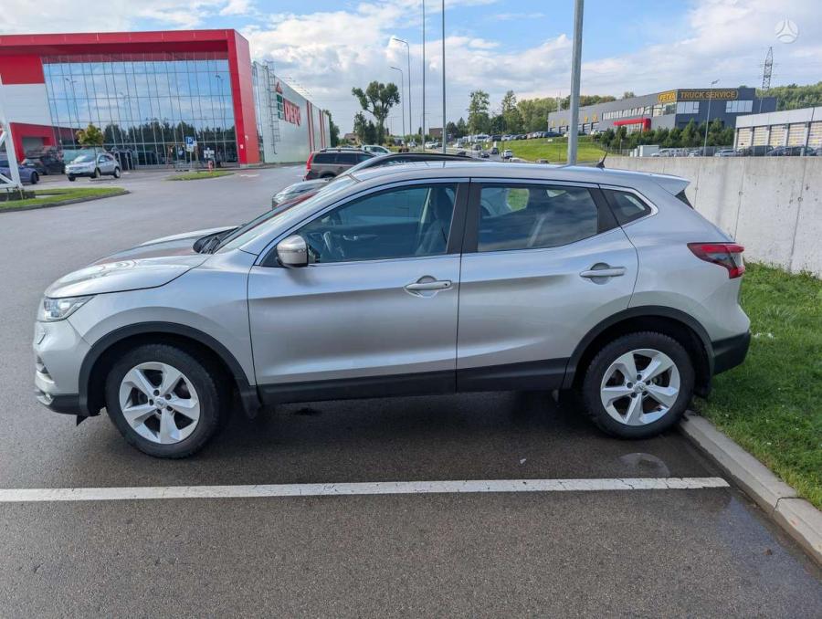 Grey Nissan Qashqai 2018 in Kaunas, with an engine capacity of 1.20 L and mileage of 98 thousand km for 10200 €, photo 4 on AUTOMOTO.COM.LV