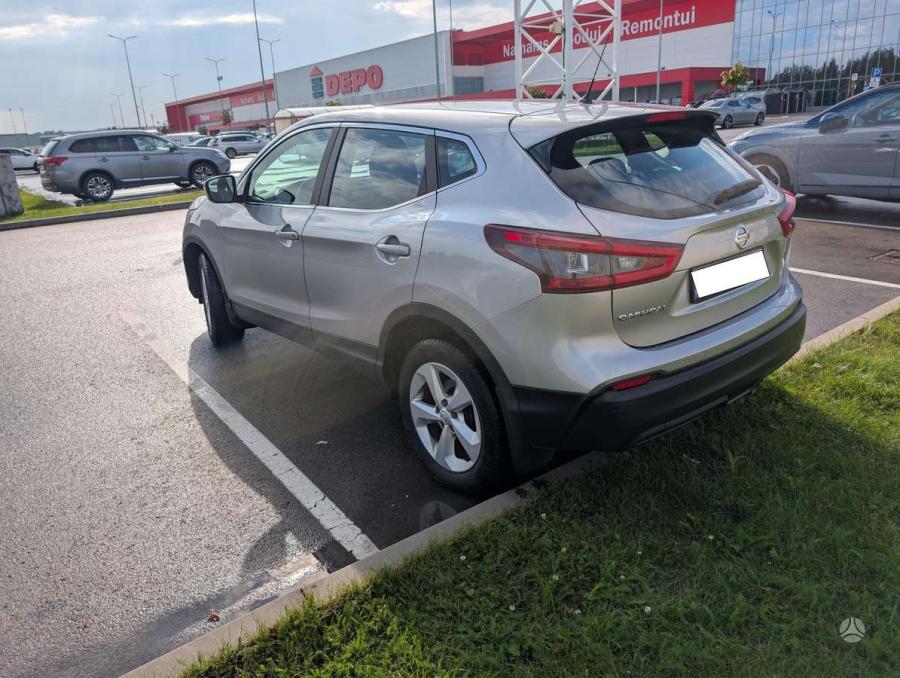 Grey Nissan Qashqai 2018 in Kaunas, with an engine capacity of 1.20 L and mileage of 98 thousand km for 10200 €, photo 5 on AUTOMOTO.COM.LV