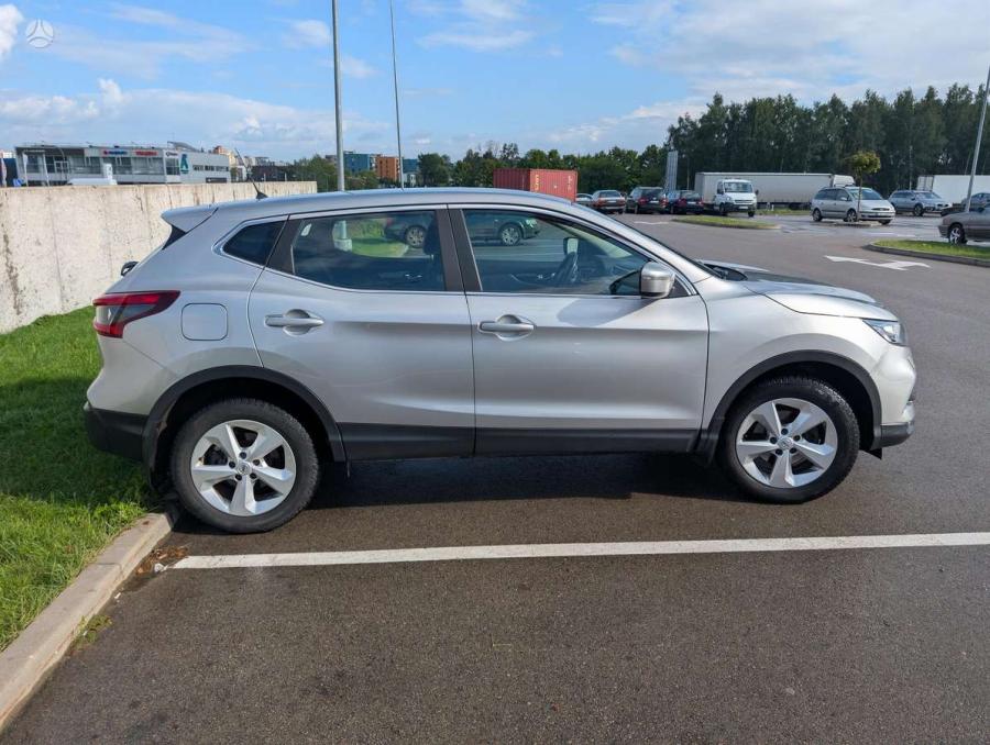 Grey Nissan Qashqai 2018 in Kaunas, with an engine capacity of 1.20 L and mileage of 98 thousand km for 10200 €, photo 6 on AUTOMOTO.COM.LV