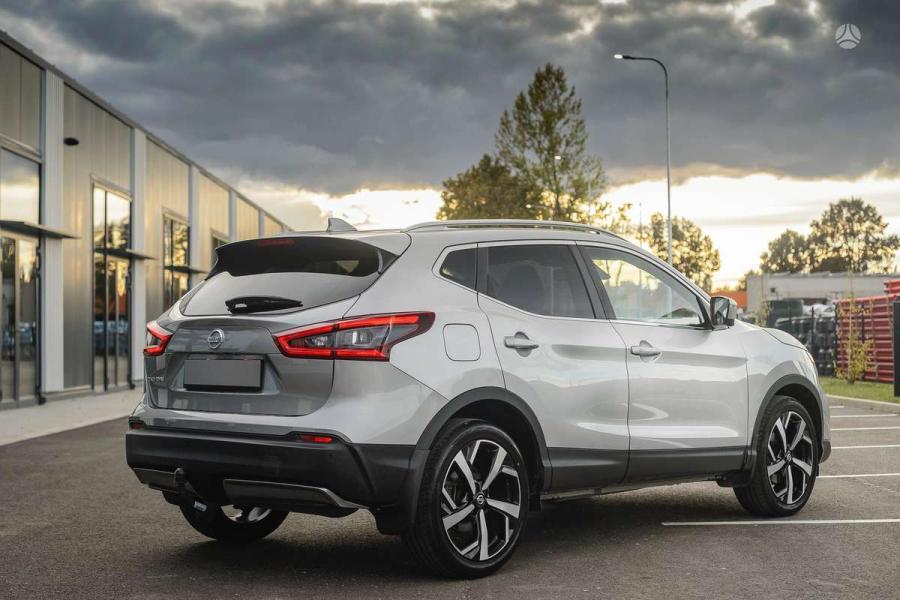 Grey Nissan Qashqai 2018 in Kaunas, with an engine capacity of 1.20 L and mileage of 125 thousand km for 12200 €, photo 3 on AUTOMOTO.COM.LV
