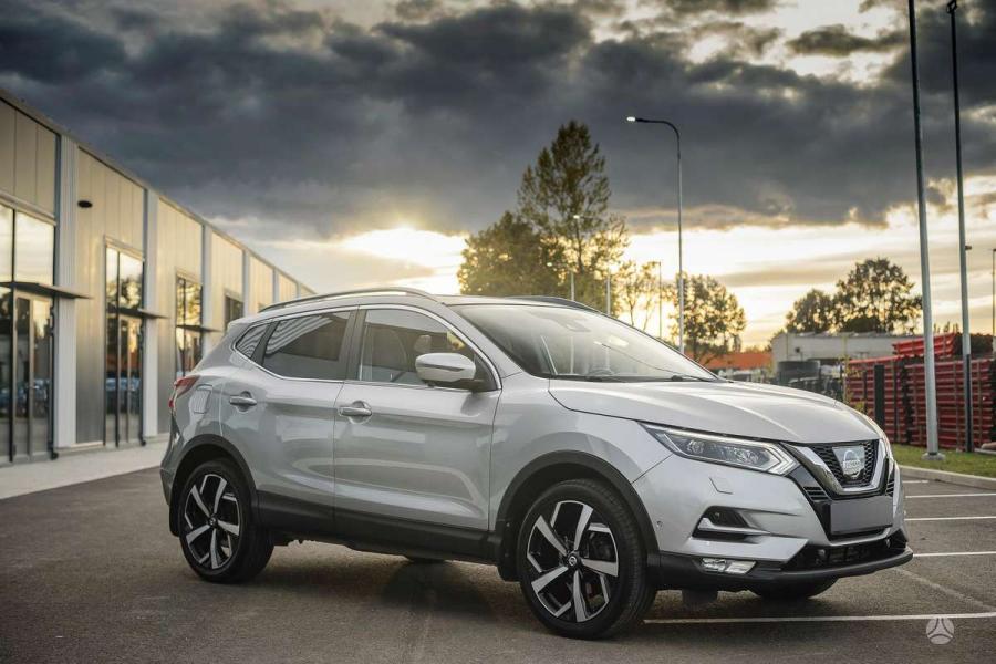 Grey Nissan Qashqai 2018 in Kaunas, with an engine capacity of 1.20 L and mileage of 125 thousand km for 12200 €, photo 4 on AUTOMOTO.COM.LV