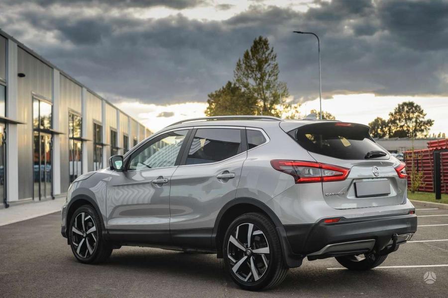 Grey Nissan Qashqai 2018 in Kaunas, with an engine capacity of 1.20 L and mileage of 125 thousand km for 12200 €, photo 5 on AUTOMOTO.COM.LV