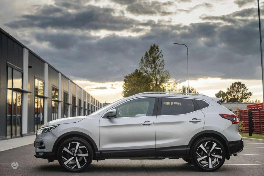 Grey Nissan Qashqai 2018 in Kaunas, with an engine capacity of 1.20 L and mileage of 125 thousand km for 12200 €, photo 6 on AUTOMOTO.COM.LV