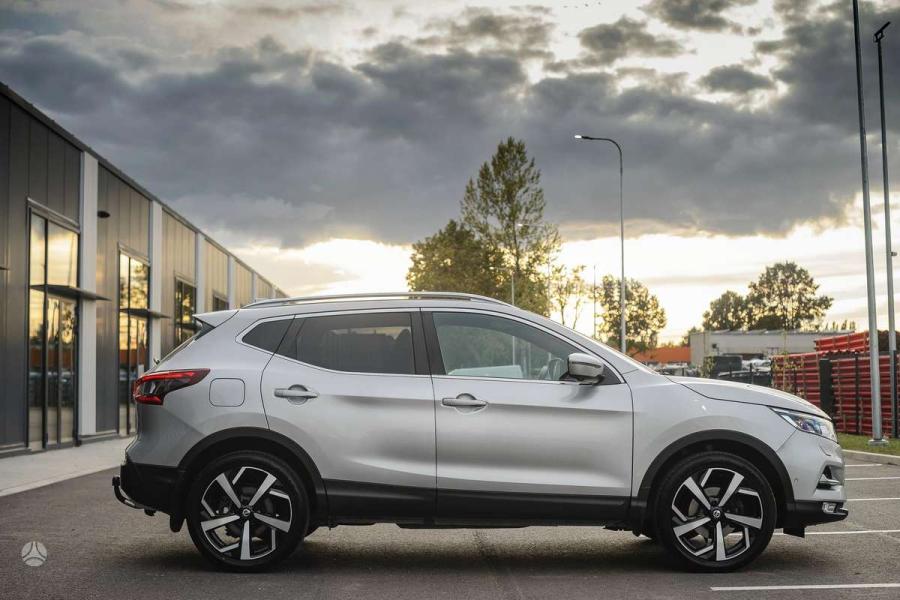 Grey Nissan Qashqai 2018 in Kaunas, with an engine capacity of 1.20 L and mileage of 125 thousand km for 12200 €, photo 7 on AUTOMOTO.COM.LV