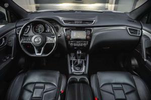 Grey Nissan Qashqai 2018 in Kaunas, with an engine capacity of 1.20 L and mileage of 125 thousand km for 12200 €, photo 10 on AUTOMOTO.COM.LV
