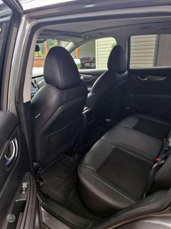 Grey Nissan Qashqai 2018 in Mazeikiai, with an engine capacity of 1.46 L and mileage of 185 thousand km for 12500 €, photo 8 on AUTOMOTO.COM.LV