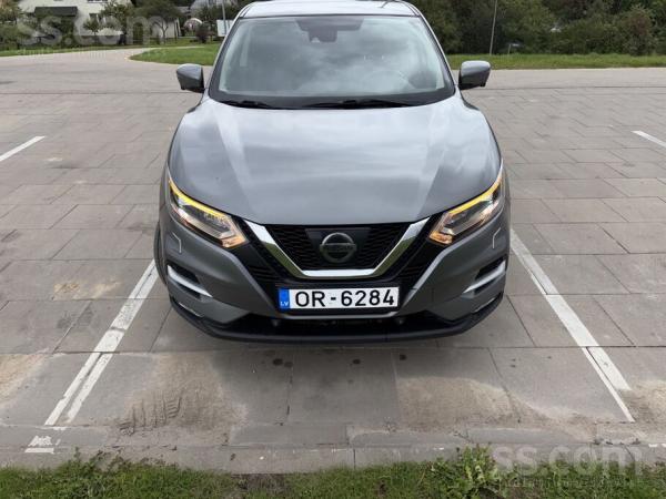 Pelēks Nissan Qashqai 2018 Ogre, ar dzinēja tilpumu 1.60 L un nobraukumu 208 tūkst. km par 10300 €, foto 4 vietnē AUTOMOTO.COM.LV