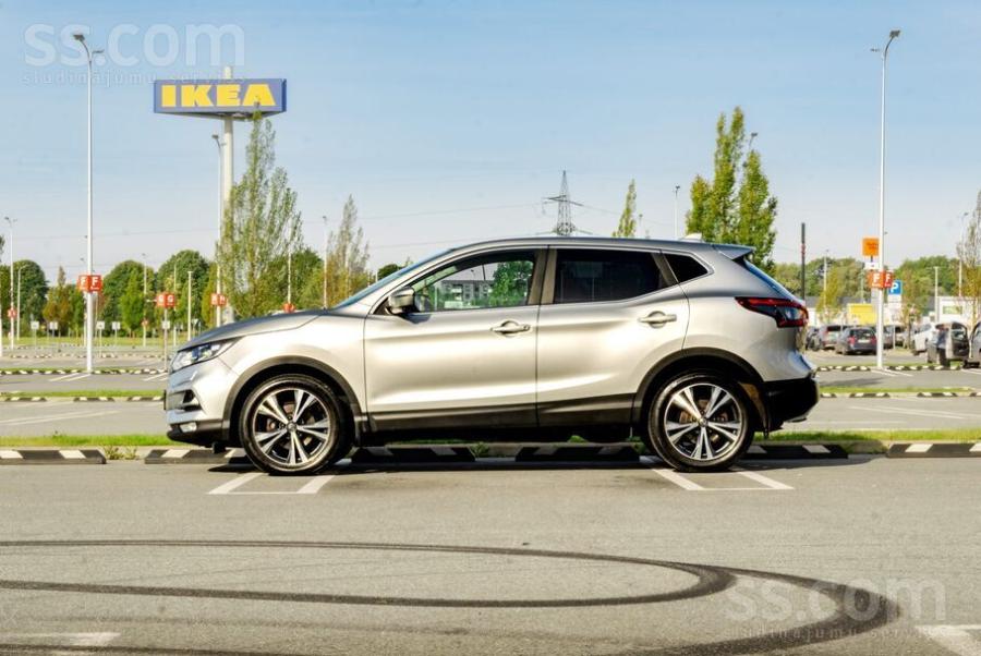 Grey Nissan Qashqai 2018 in Riga, with an engine capacity of 1.20 L and mileage of 203 thousand km for 9190 €, photo 6 on AUTOMOTO.COM.LV