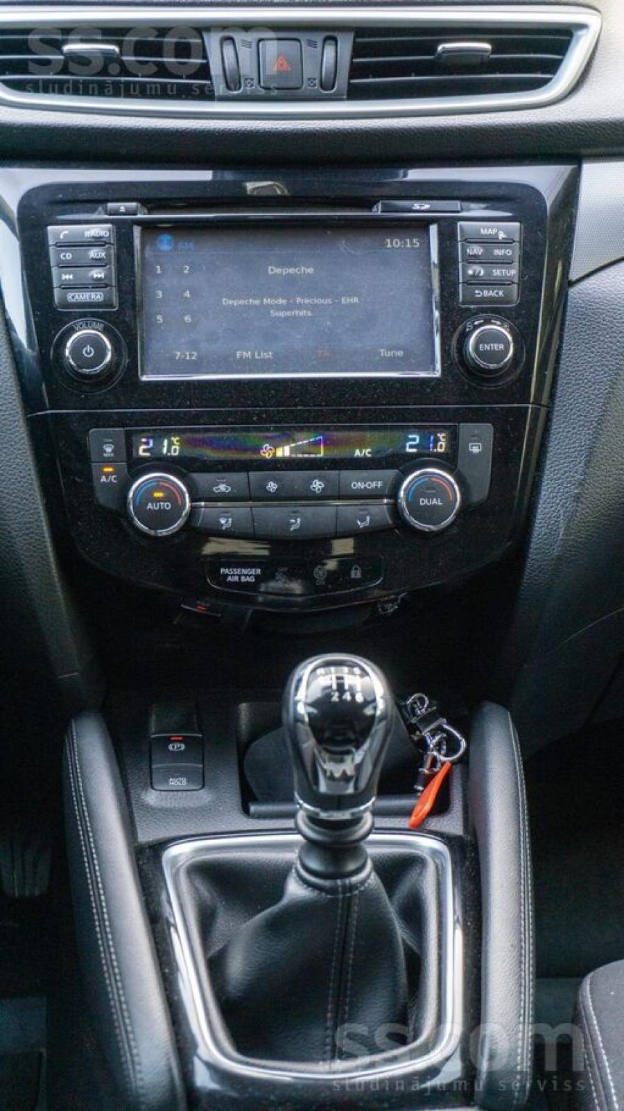 Grey Nissan Qashqai 2018 in Riga, with an engine capacity of 1.20 L and mileage of 203 thousand km for 9190 €, photo 14 on AUTOMOTO.COM.LV