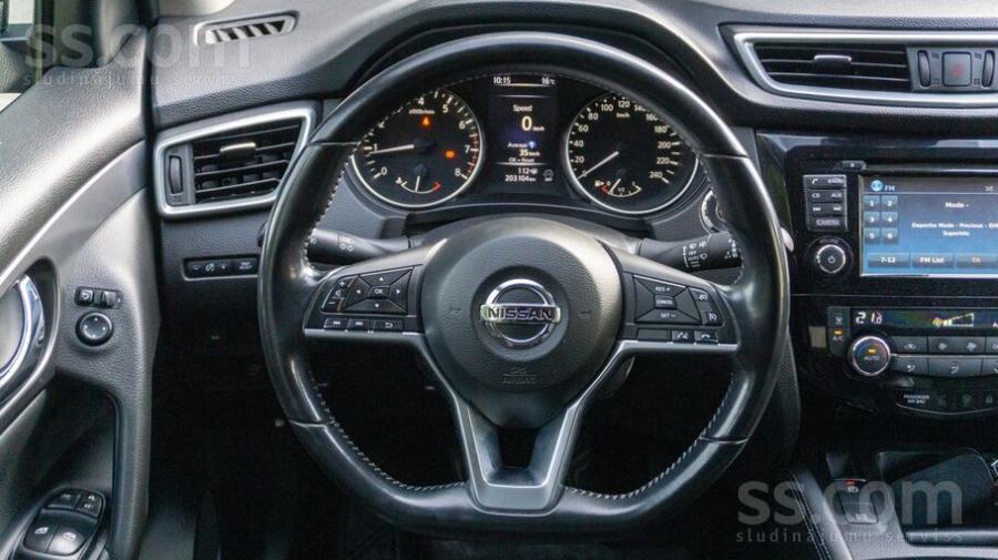 Grey Nissan Qashqai 2018 in Riga, with an engine capacity of 1.20 L and mileage of 203 thousand km for 9190 €, photo 15 on AUTOMOTO.COM.LV