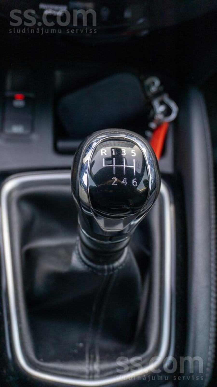Grey Nissan Qashqai 2018 in Riga, with an engine capacity of 1.20 L and mileage of 203 thousand km for 9190 €, photo 17 on AUTOMOTO.COM.LV