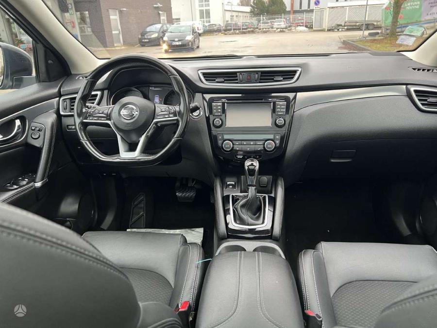 Grey Nissan Qashqai 2019 in Kaunas, with an engine capacity of 1.60 L and mileage of 198 thousand km for 13550 €, photo 28 on AUTOMOTO.COM.LV