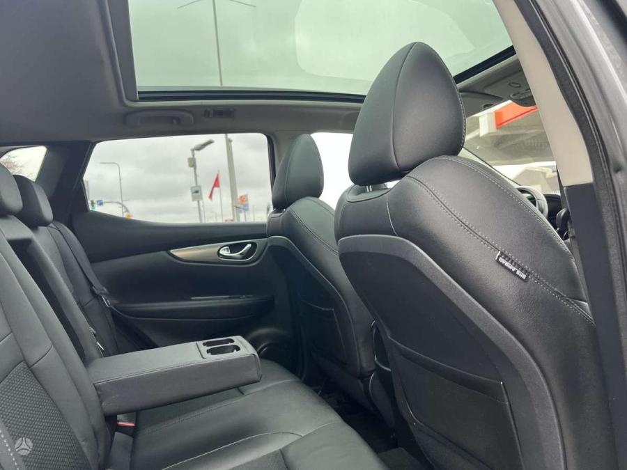 Grey Nissan Qashqai 2019 in Kaunas, with an engine capacity of 1.60 L and mileage of 198 thousand km for 13550 €, photo 33 on AUTOMOTO.COM.LV