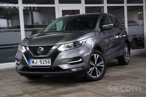 Grey Nissan Qashqai 2019 in Riga, with an engine capacity of 1.30 L and mileage of 31 thousand km for 14500 €, photo  on AUTOMOTO.COM.LV