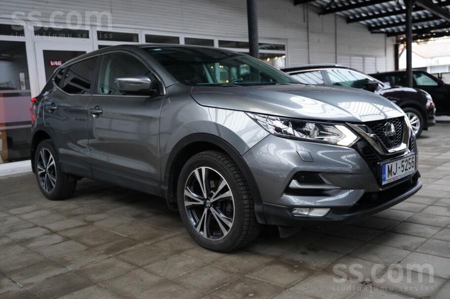 Grey Nissan Qashqai 2019 in Riga, with an engine capacity of 1.30 L and mileage of 31 thousand km for 14500 €, photo 5 on AUTOMOTO.COM.LV