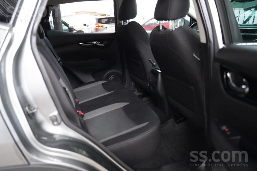 Grey Nissan Qashqai 2019 in Riga, with an engine capacity of 1.30 L and mileage of 31 thousand km for 14500 €, photo 12 on AUTOMOTO.COM.LV