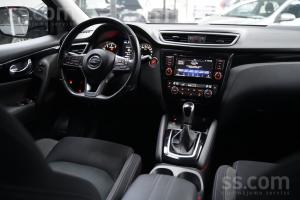 Grey Nissan Qashqai 2019 in Riga, with an engine capacity of 1.30 L and mileage of 31 thousand km for 14500 €, photo 14 on AUTOMOTO.COM.LV