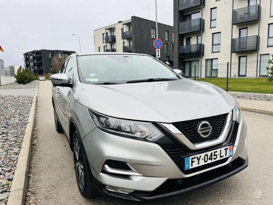Grey Nissan Qashqai 2019 in Kaunas, with an engine capacity of 1.46 L and mileage of 199 thousand km for 12300 €, photo 4 on AUTOMOTO.COM.LV