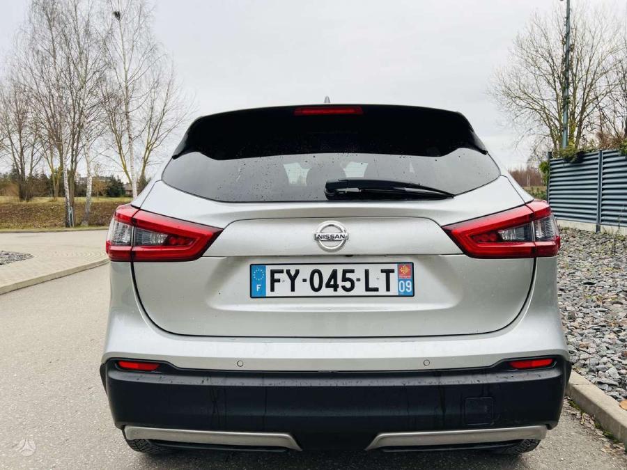 Grey Nissan Qashqai 2019 in Kaunas, with an engine capacity of 1.46 L and mileage of 199 thousand km for 12300 €, photo 9 on AUTOMOTO.COM.LV
