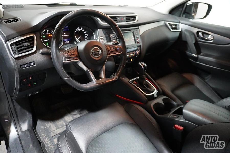 Grey Nissan Qashqai 2019 in Kaunas, with an engine capacity of 0.00 L and mileage of 57 thousand km for 21469 €, photo 7 on AUTOMOTO.COM.LV