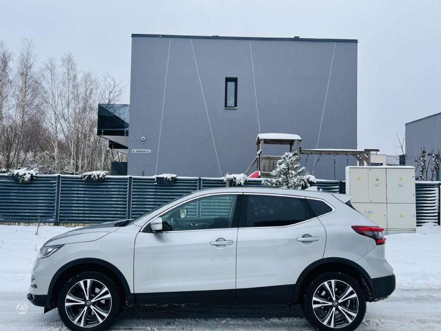 Grey Nissan Qashqai 2019 in Kaunas, with an engine capacity of 1.46 L and mileage of 200 thousand km for 12300 €, photo 3 on AUTOMOTO.COM.LV