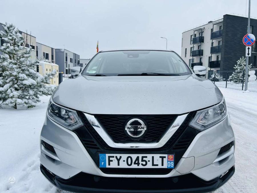 Grey Nissan Qashqai 2019 in Kaunas, with an engine capacity of 1.46 L and mileage of 200 thousand km for 12300 €, photo 5 on AUTOMOTO.COM.LV