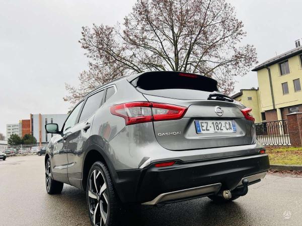 Grey Nissan Qashqai 2019 in Kaunas, with an engine capacity of 1.60 L and mileage of 200 thousand km for 13300 €, photo 8 on AUTOMOTO.COM.LV