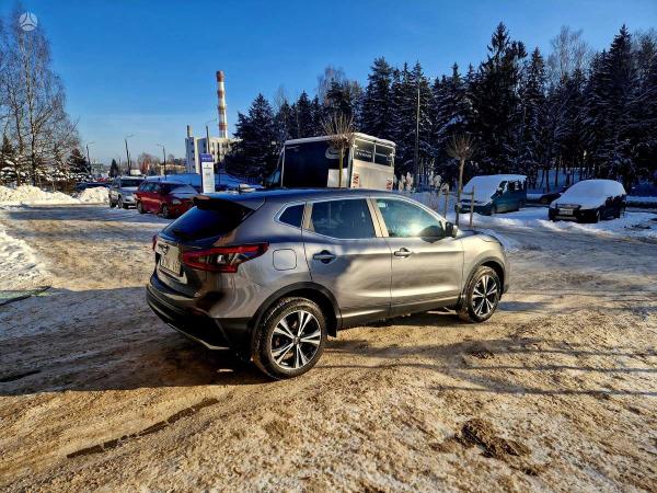 Grey Nissan Qashqai 2019 in Vilnius, with an engine capacity of 1.33 L and mileage of 115 thousand km for 14000 €, photo 4 on AUTOMOTO.COM.LV