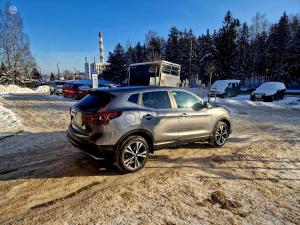 Grey Nissan Qashqai 2019 in Vilnius, with an engine capacity of 1.33 L and mileage of 115 thousand km for 14000 €, photo 4 on AUTOMOTO.COM.LV