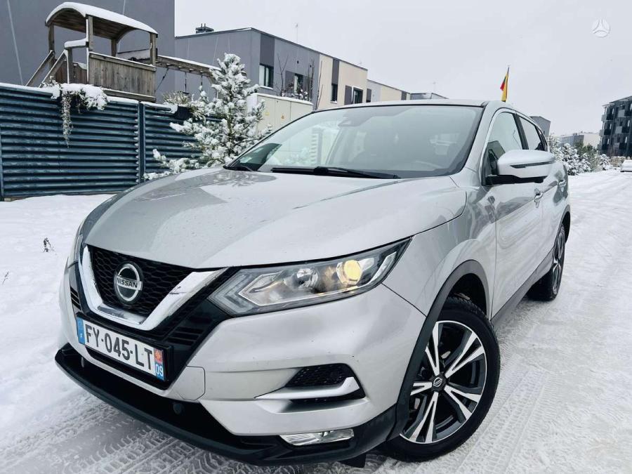 Grey Nissan Qashqai 2019 in Kaunas, with an engine capacity of 1.46 L and mileage of 204 thousand km for 11950 €, photo 1 on AUTOMOTO.COM.LV