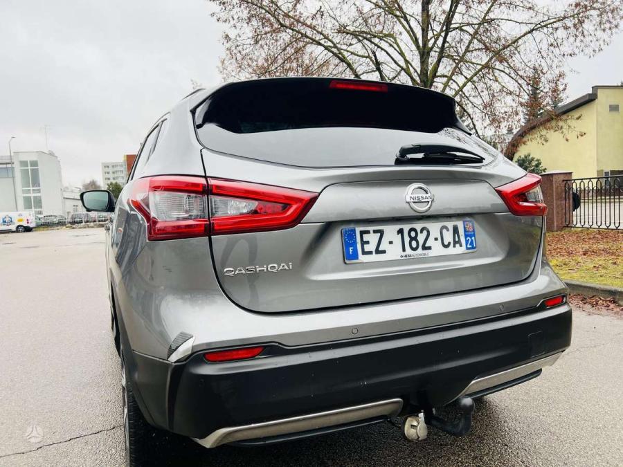 Grey Nissan Qashqai 2019 in Kaunas, with an engine capacity of 1.60 L and mileage of 199 thousand km for 13100 €, photo 3 on AUTOMOTO.COM.LV