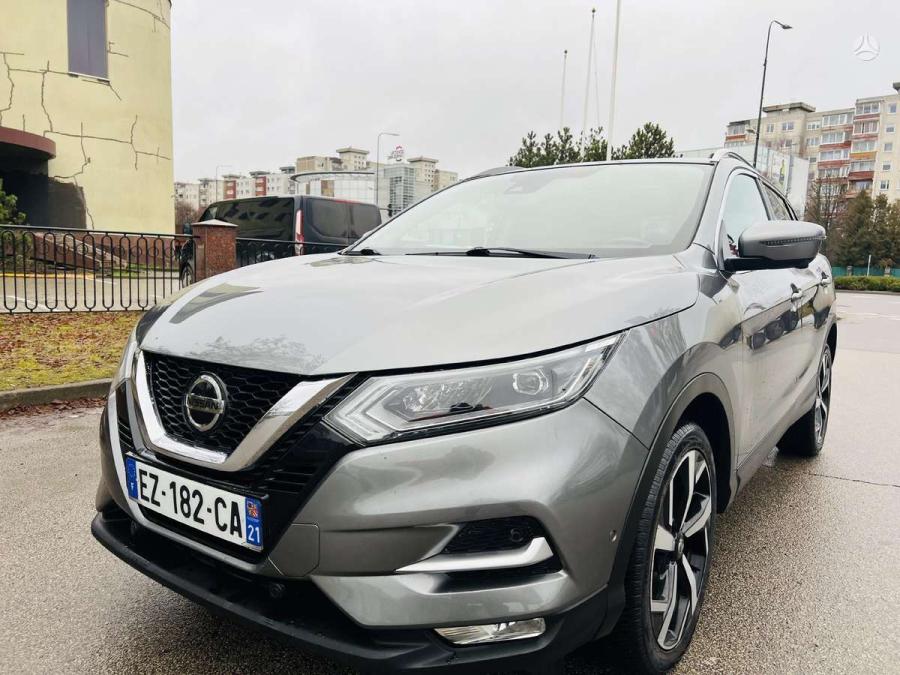 Grey Nissan Qashqai 2019 in Kaunas, with an engine capacity of 1.60 L and mileage of 199 thousand km for 13100 €, photo 7 on AUTOMOTO.COM.LV