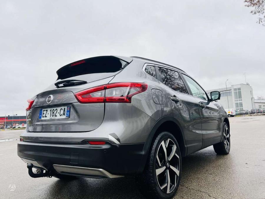 Grey Nissan Qashqai 2019 in Kaunas, with an engine capacity of 1.60 L and mileage of 199 thousand km for 13100 €, photo 8 on AUTOMOTO.COM.LV
