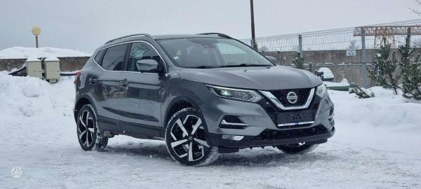 Grey Nissan Qashqai 2019 in Siauliai, with an engine capacity of 1.50 L and mileage of 164 thousand km for 12400 €, photo 1 on AUTOMOTO.COM.LV
