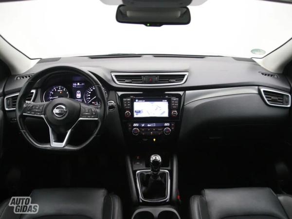 Grey Nissan Qashqai 2019 in Vilnius, with an engine capacity of 1.20 L and mileage of 91 thousand km for 14999 €, photo 2 on AUTOMOTO.COM.LV