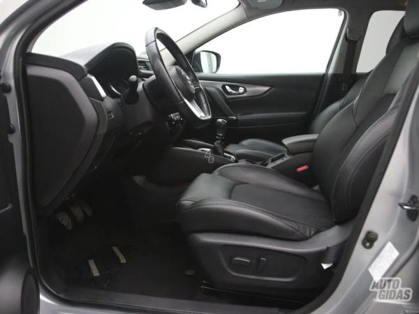 Grey Nissan Qashqai 2019 in Vilnius, with an engine capacity of 1.20 L and mileage of 91 thousand km for 14999 €, photo 4 on AUTOMOTO.COM.LV