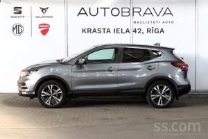 Grey Nissan Qashqai 2019 in Riga, with an engine capacity of 1.30 L and mileage of 51 thousand km for 14490 €, photo 5 on AUTOMOTO.COM.LV