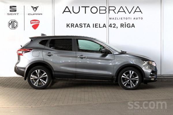 Grey Nissan Qashqai 2019 in Riga, with an engine capacity of 1.30 L and mileage of 51 thousand km for 14490 €, photo 5 on AUTOMOTO.COM.LV