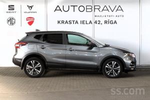 Grey Nissan Qashqai 2019 in Riga, with an engine capacity of 1.30 L and mileage of 51 thousand km for 14490 €, photo 6 on AUTOMOTO.COM.LV