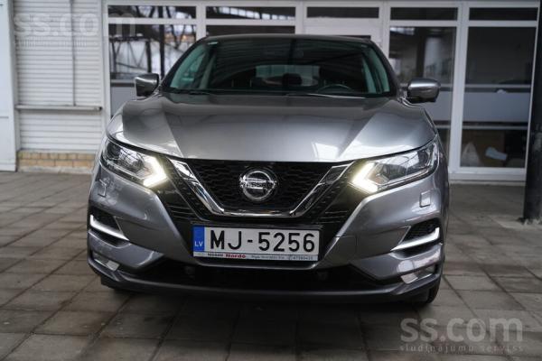 Grey Nissan Qashqai 2019 in Riga, with an engine capacity of 1.30 L and mileage of 31 thousand km for 12500 €, photo 6 on AUTOMOTO.COM.LV