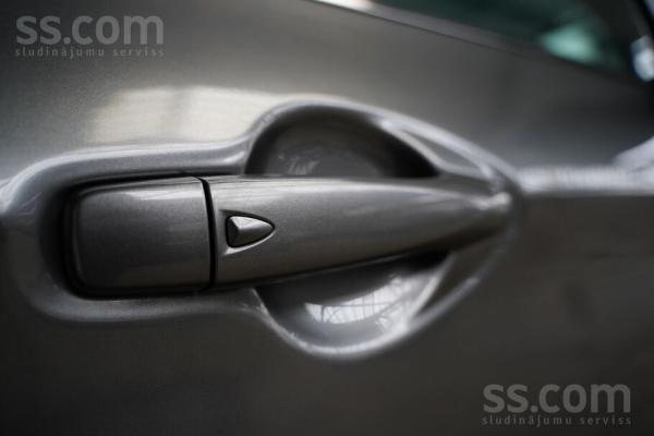 Grey Nissan Qashqai 2019 in Riga, with an engine capacity of 1.30 L and mileage of 31 thousand km for 12500 €, photo 8 on AUTOMOTO.COM.LV