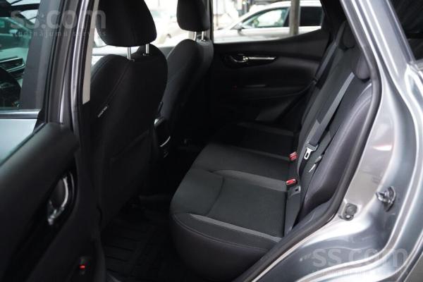 Grey Nissan Qashqai 2019 in Riga, with an engine capacity of 1.30 L and mileage of 31 thousand km for 12500 €, photo 10 on AUTOMOTO.COM.LV