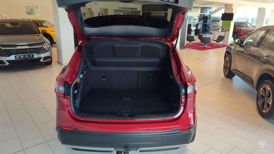 Grey Nissan Qashqai 2019 in Siauliai, with an engine capacity of 1.33 L and mileage of 82 thousand km for 14900 €, photo 8 on AUTOMOTO.COM.LV