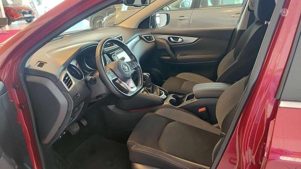 Grey Nissan Qashqai 2019 in Siauliai, with an engine capacity of 1.33 L and mileage of 82 thousand km for 14900 €, photo 10 on AUTOMOTO.COM.LV