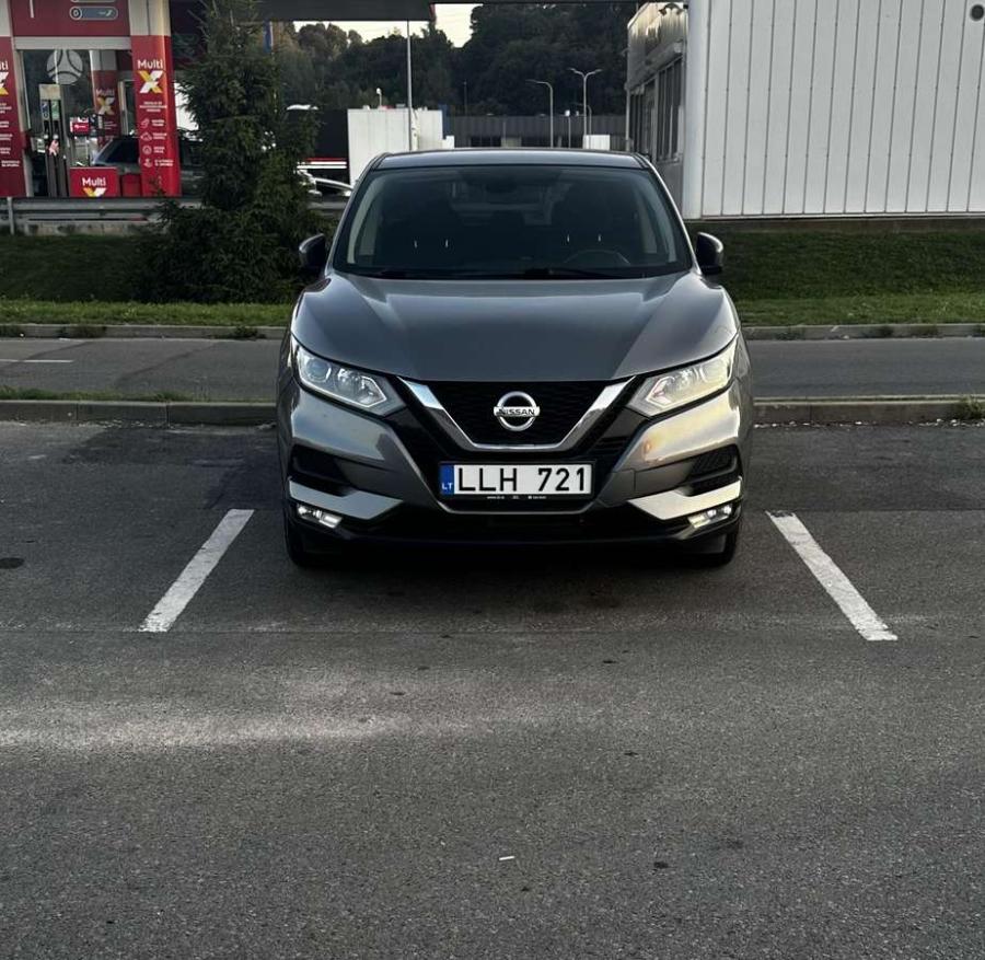Grey Nissan Qashqai 2019 in Vilnius, with an engine capacity of 1.60 L and mileage of 97 thousand km for 12900 €, photo 3 on AUTOMOTO.COM.LV