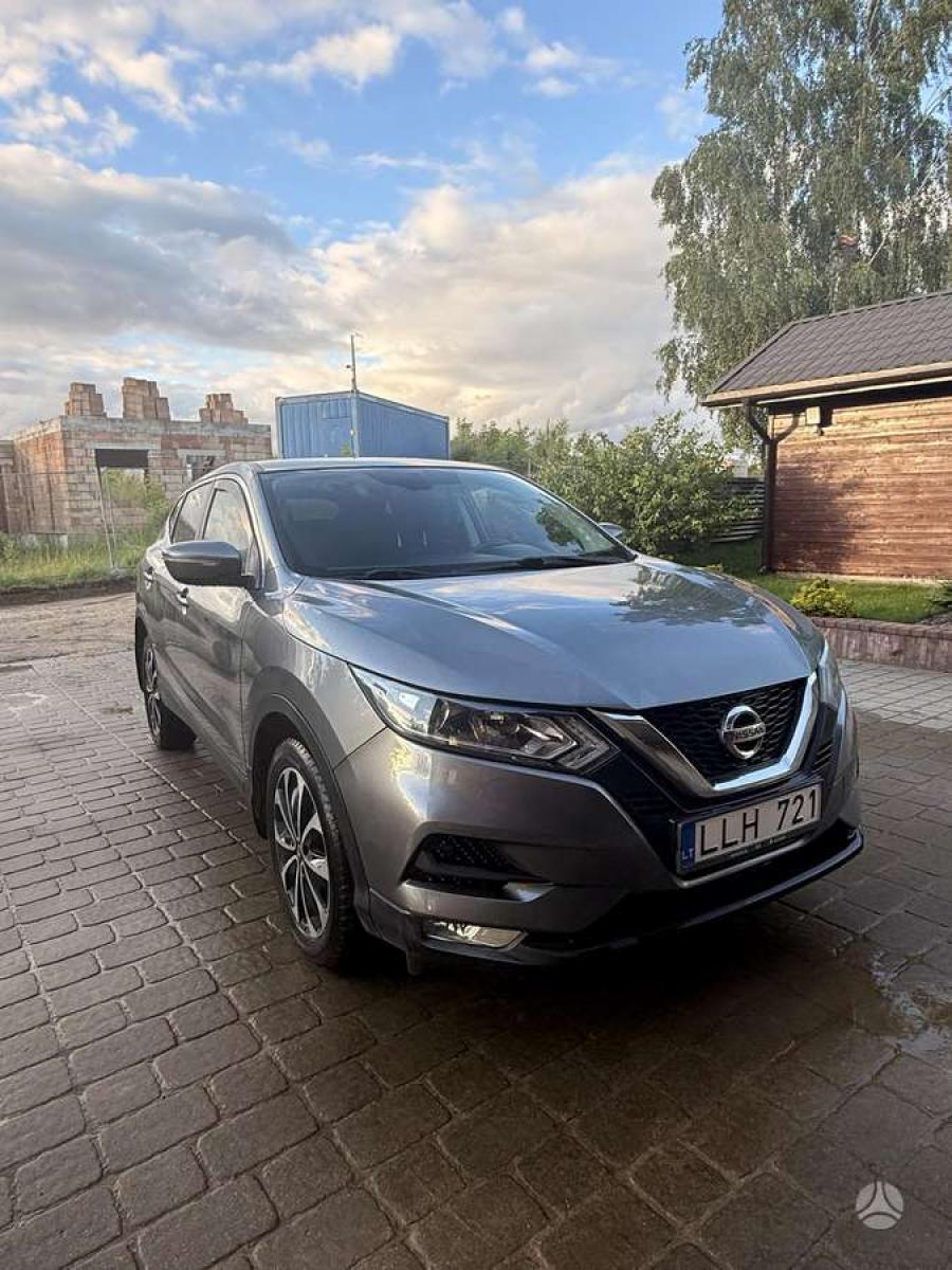 Grey Nissan Qashqai 2019 in Vilnius, with an engine capacity of 1.60 L and mileage of 97 thousand km for 12900 €, photo 4 on AUTOMOTO.COM.LV
