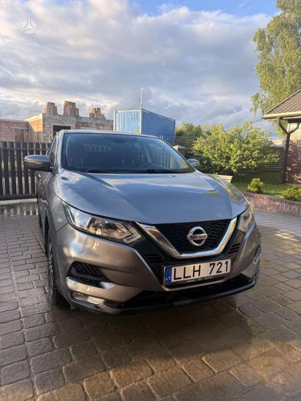 Grey Nissan Qashqai 2019 in Vilnius, with an engine capacity of 1.60 L and mileage of 97 thousand km for 12900 €, photo 4 on AUTOMOTO.COM.LV