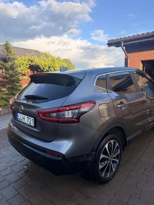 Grey Nissan Qashqai 2019 in Vilnius, with an engine capacity of 1.60 L and mileage of 97 thousand km for 12900 €, photo 8 on AUTOMOTO.COM.LV