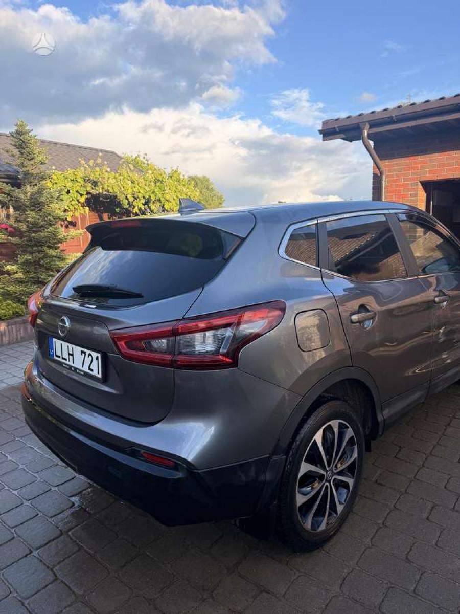 Grey Nissan Qashqai 2019 in Vilnius, with an engine capacity of 1.60 L and mileage of 97 thousand km for 12900 €, photo 8 on AUTOMOTO.COM.LV